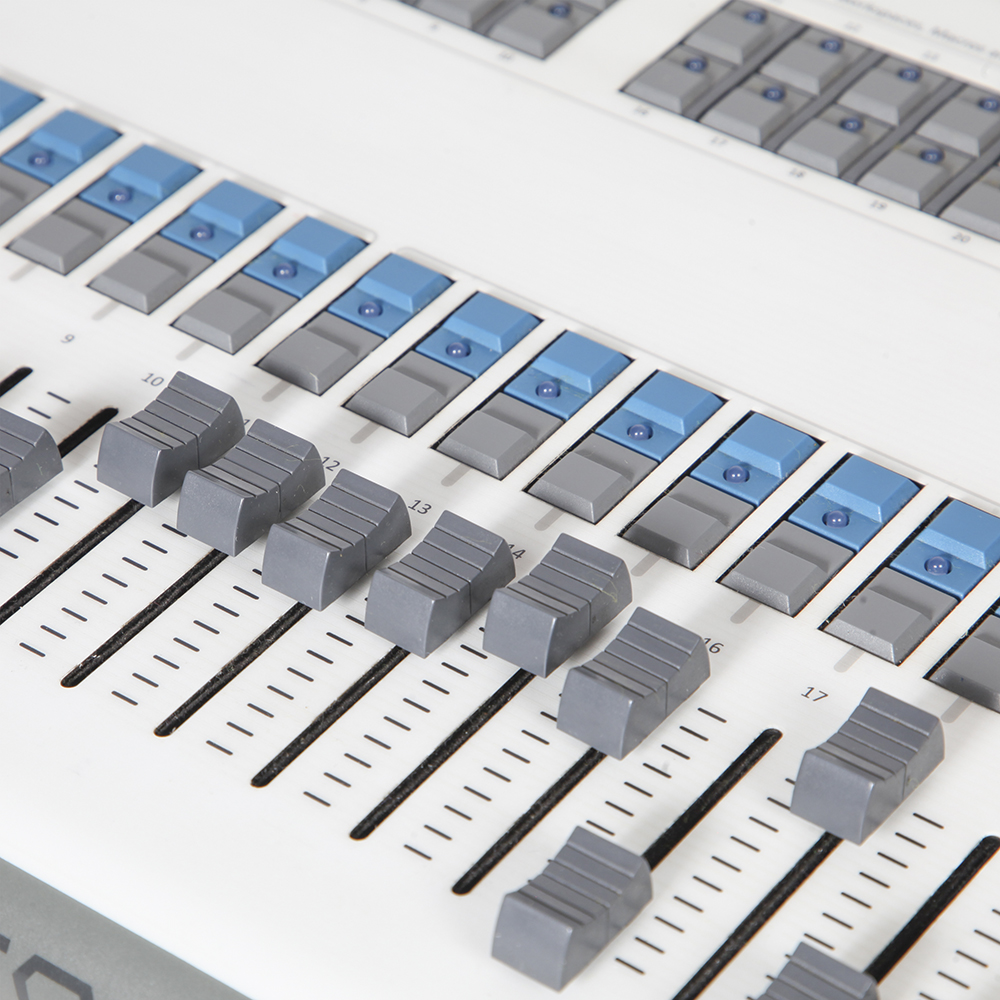 Wing Avolites Titan Mobile 20 Faders – Arriendos Oxiluz.cl